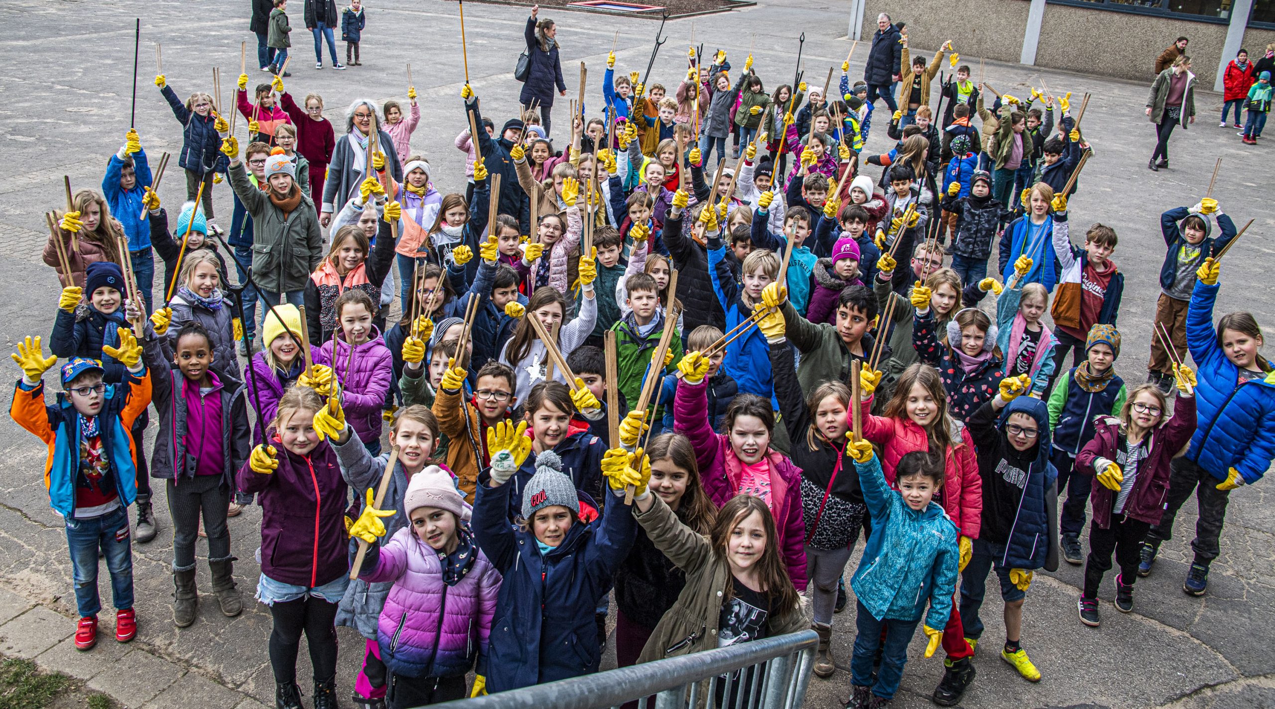 Picobello-Aktion 2023 – Grundschule Berus